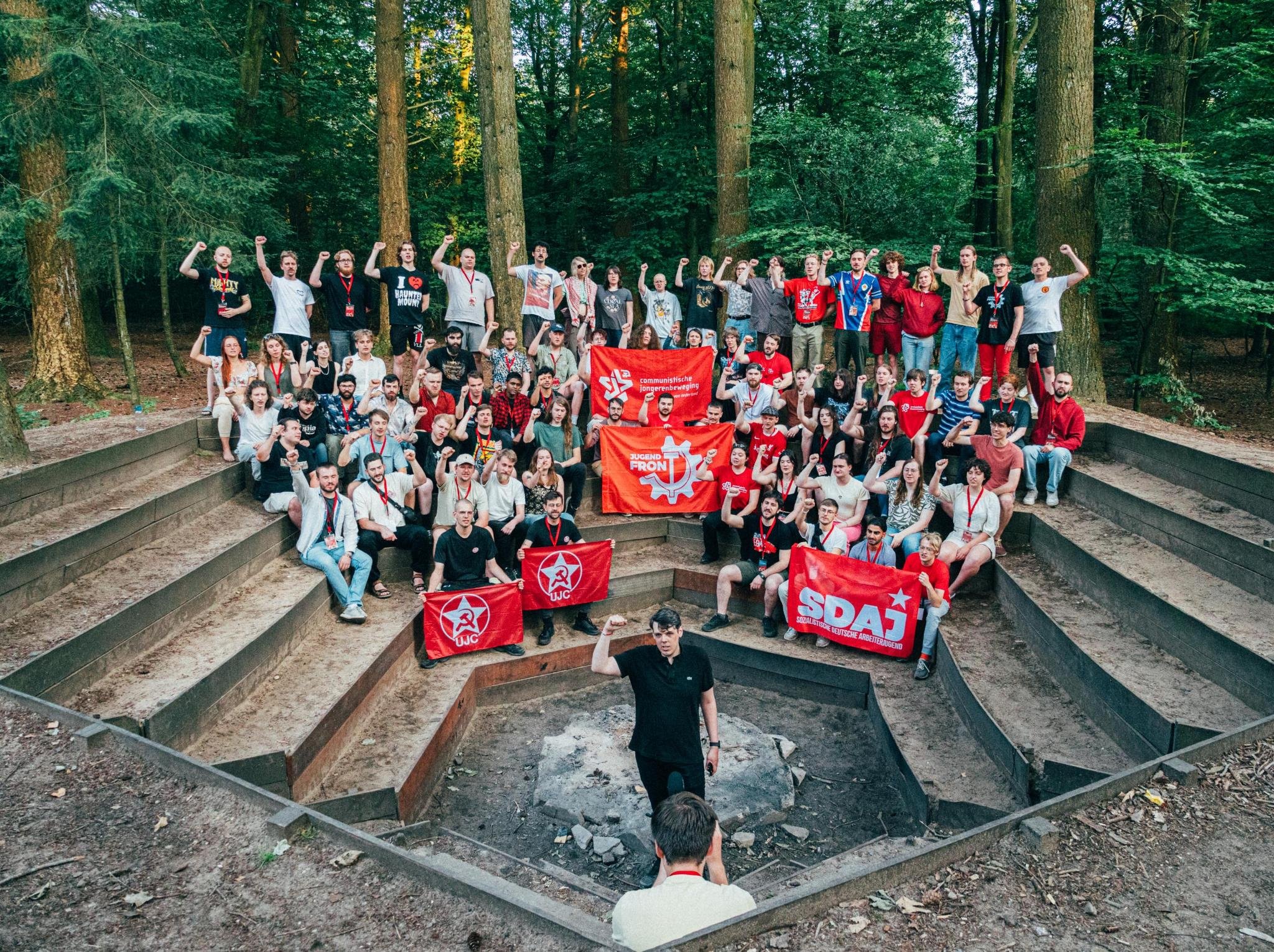 Jongeren tegen het imperialisme! — Manifest, krant van de NCPN